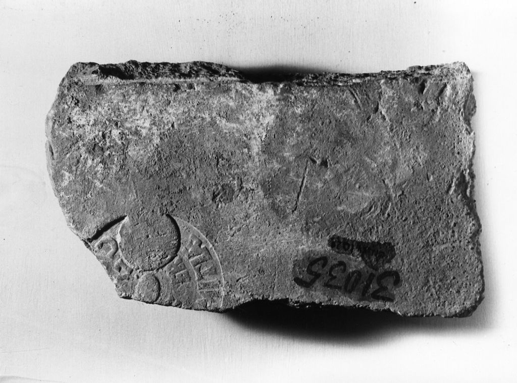 mattone con bollo Roma,sec II dC primo quarto